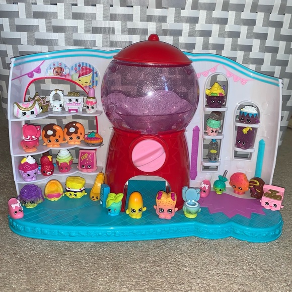 Shopkins | Toys | 33 Shopkins 4 Shopkins Bags And 3 Containers Great ...